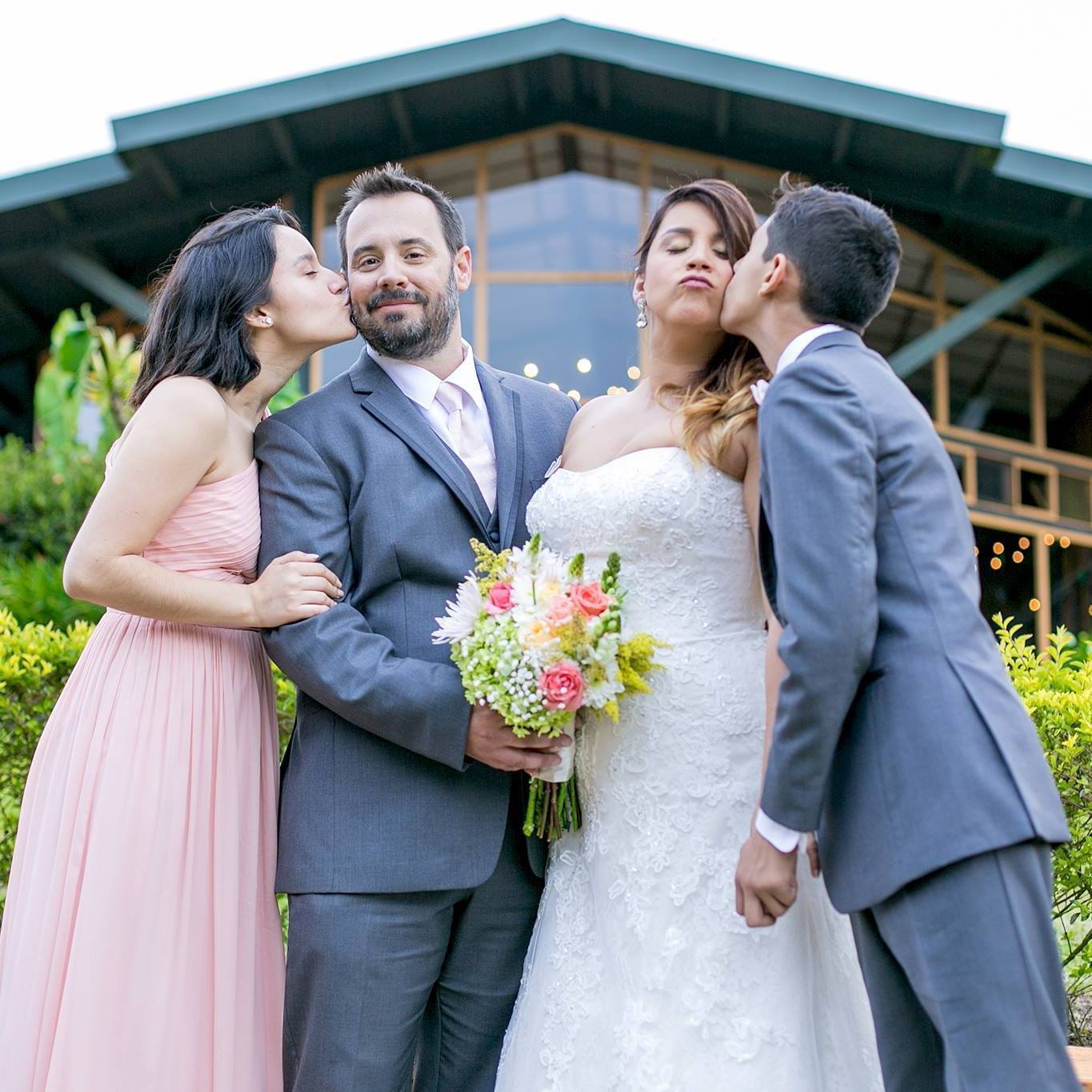 Regalos personalizados para tus mejores amigas en la boda | Moonglow ...