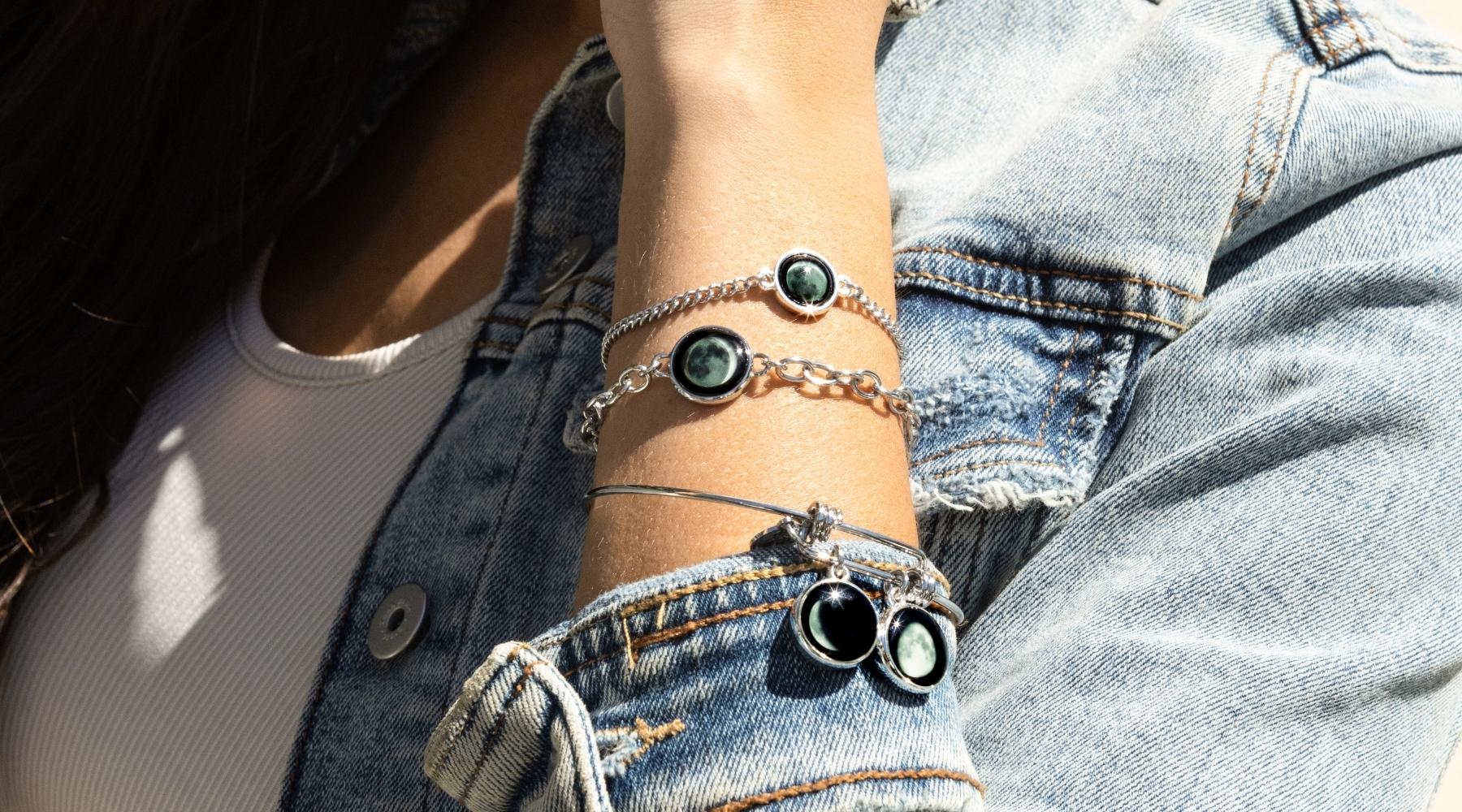 Comment superposer des bracelets en 5 étapes faciles – Le guide ultime ...